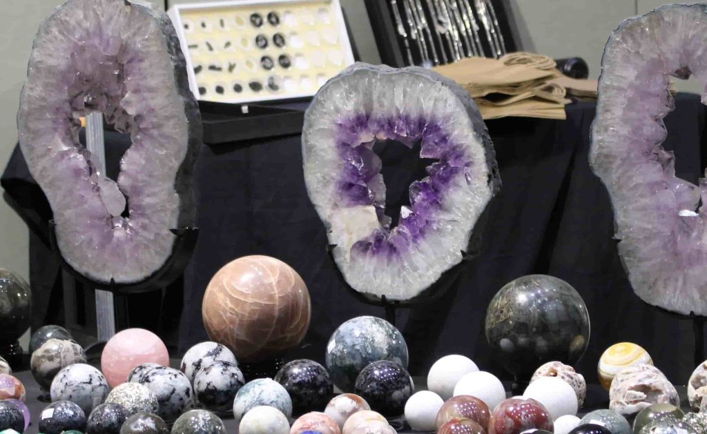 March Annual Reno Crystal Festival! - Travel Time NV
